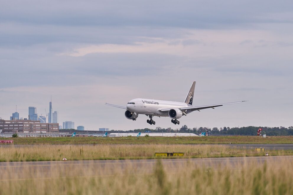 La flotta di Lufthansa Cargo sale a 18 aeromobili Boeing 777F - Air ...